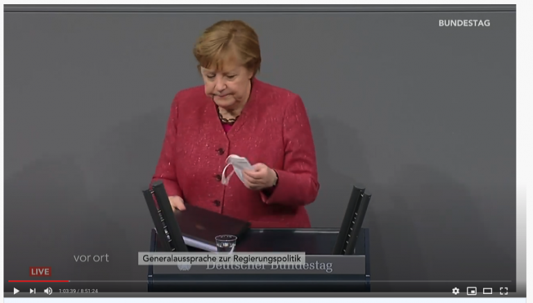 Ja, Angela Merkel lief ohne Maske durch den Plenarsaal des Bundestags